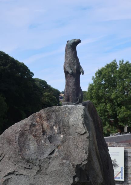 Bethulia and Otto – Thorne Moore